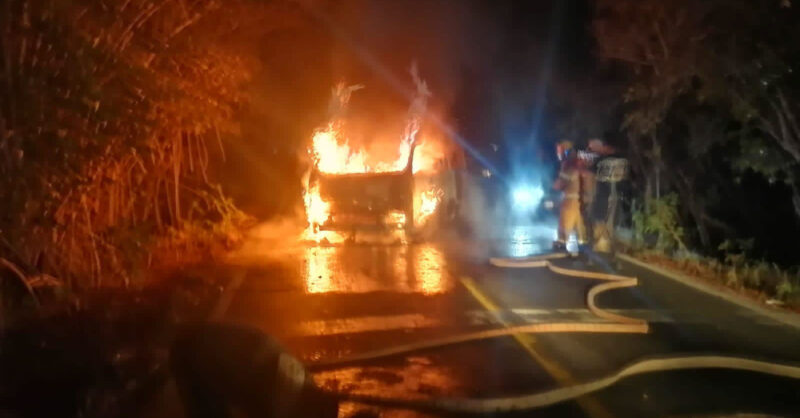 Speed boat off coast of Puerto Vallarta with 1,200 packages of cocaine ...