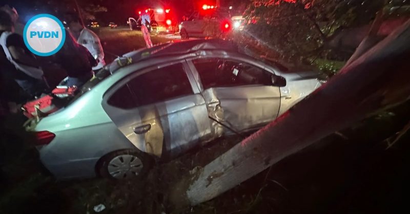Playa del Carmen crash leaves US tourist trapped in car