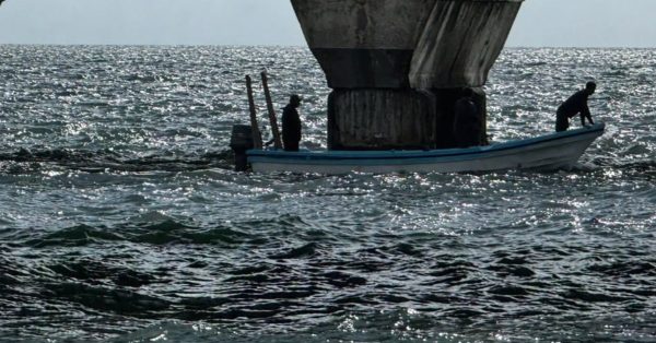 Progreso oil spill fears rise as slicks appear offshore - Mexico News
